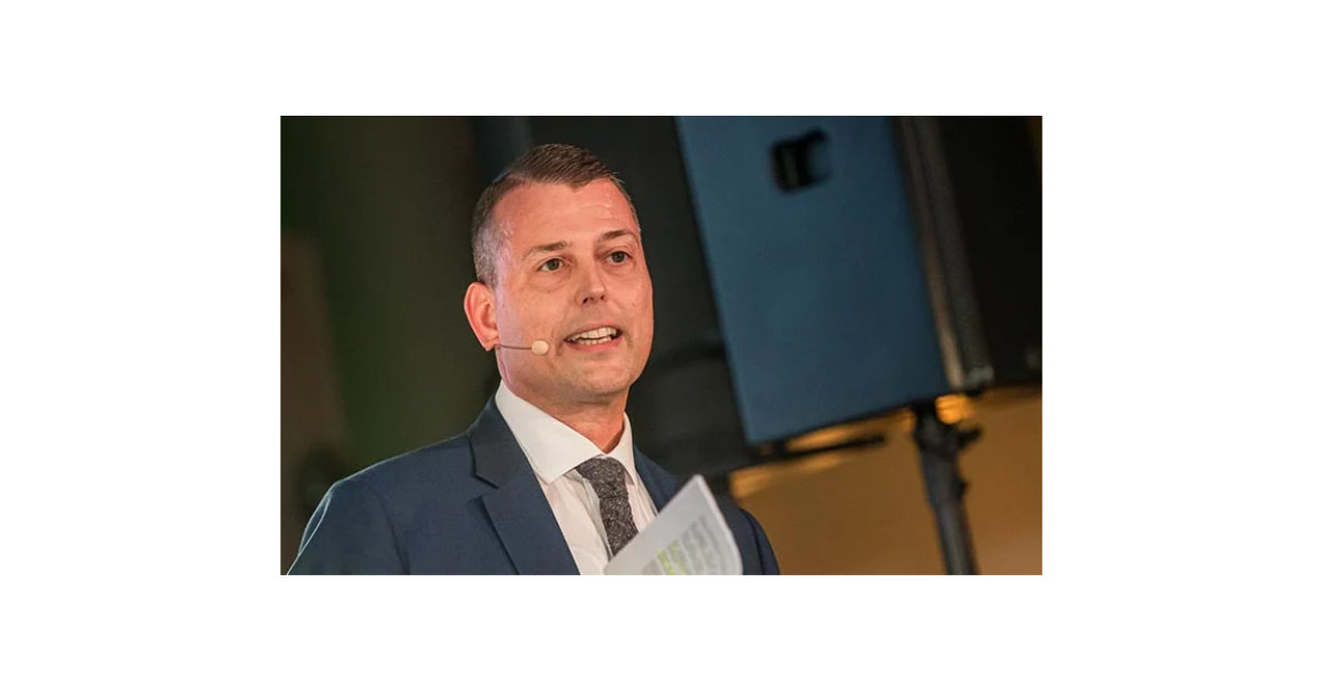 Interview with Chris Staes from HDI Global SE: "Our core focus group ...